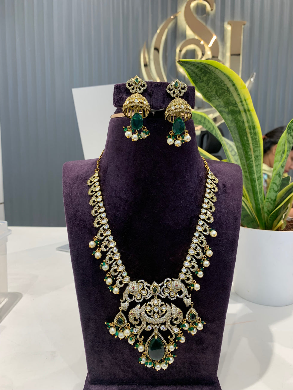 Beautiful mehandhi polish mini haram – Sujatha Gold Covering Works